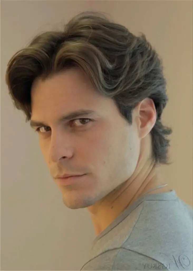 20 Trendy Middle Part Hairstyles for Men