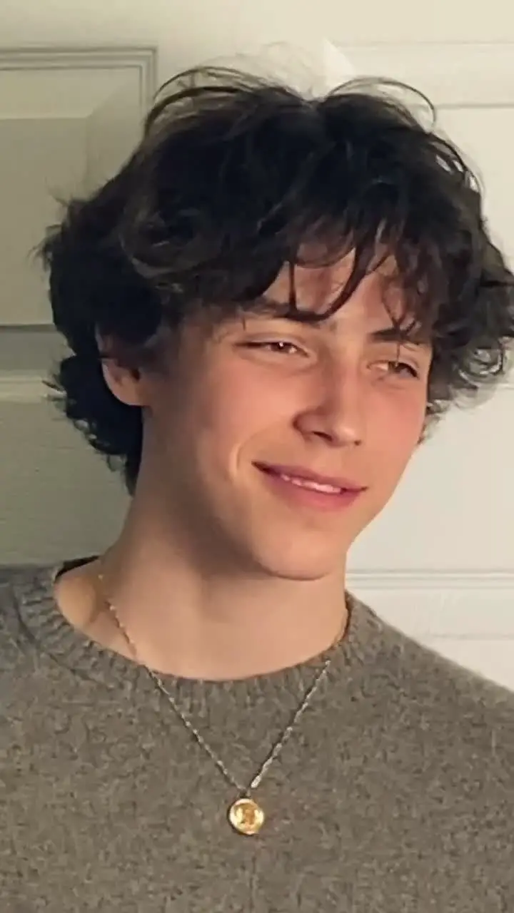 Top 20 Middle Part Haircuts for Boys: Classic and Modern Styles